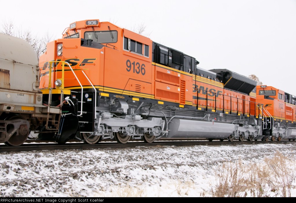 BNSF 9136